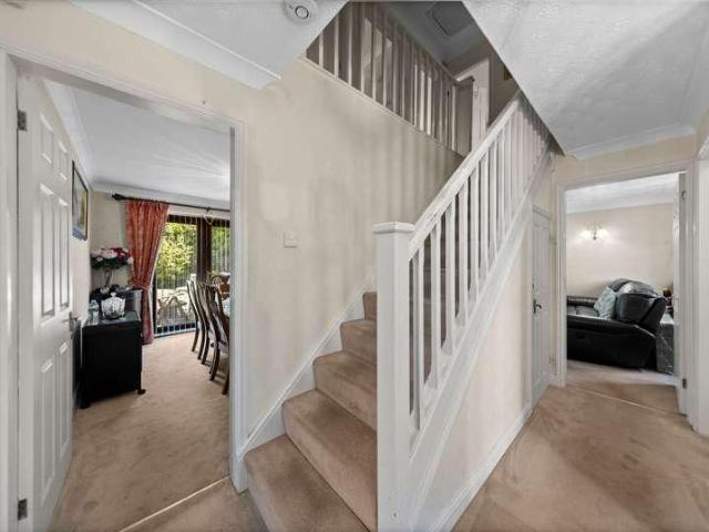 4 bed house for sale
