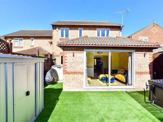 4 bed house for sale