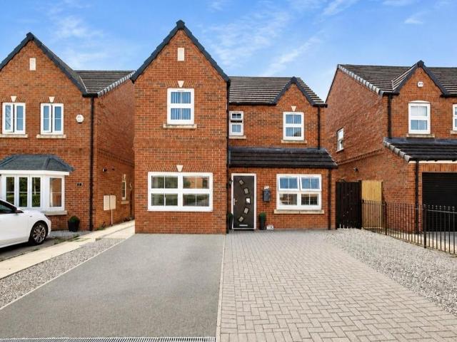 4 bed house for sale