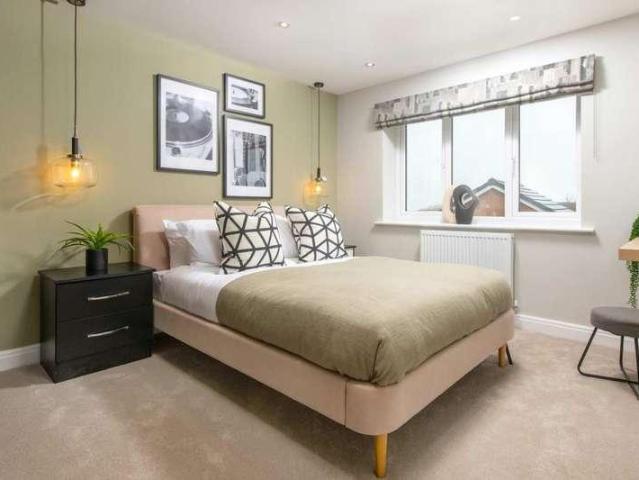4 bed house for sale