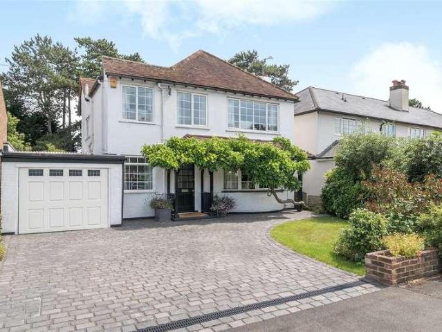 4 bed house for sale