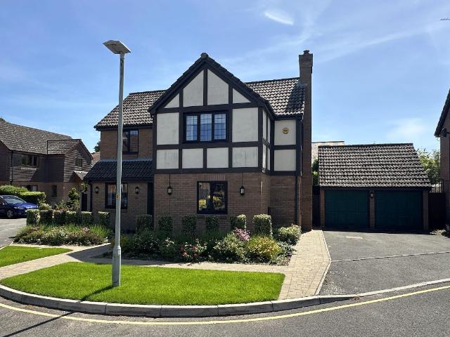 4 bed house for sale