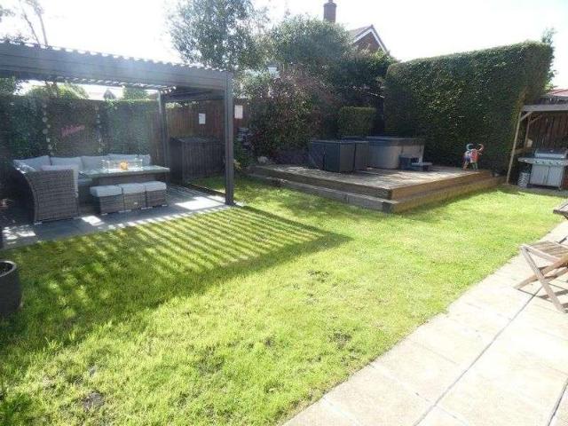 4 bed house for sale