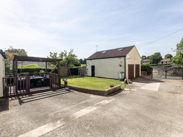 4 bed house for sale