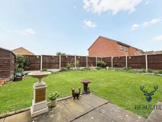 4 bed house for sale