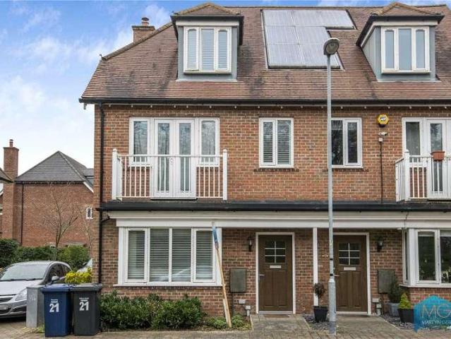 4 bed house for sale