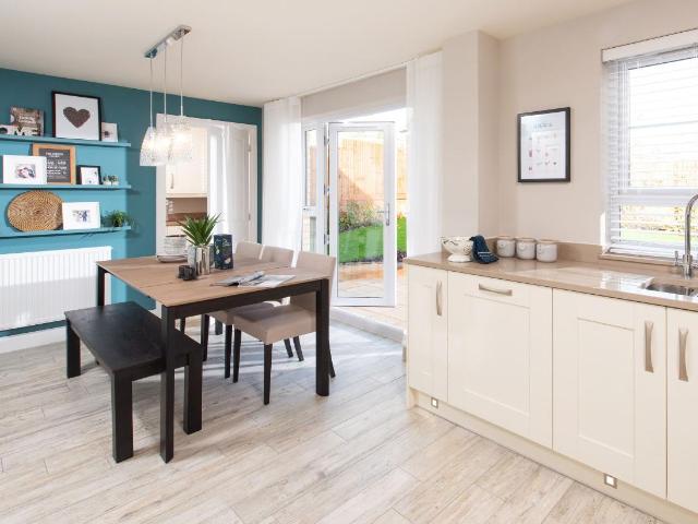 4 bed house for sale