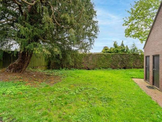 4 bed house for sale