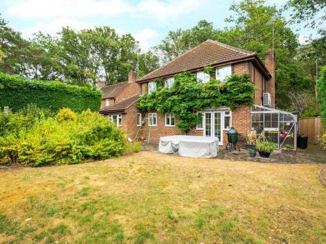 4 bed house for sale