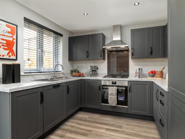 4 bed house for sale