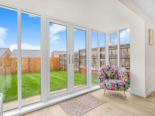 4 bed house for sale
