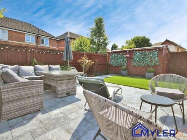 4 bed house for sale