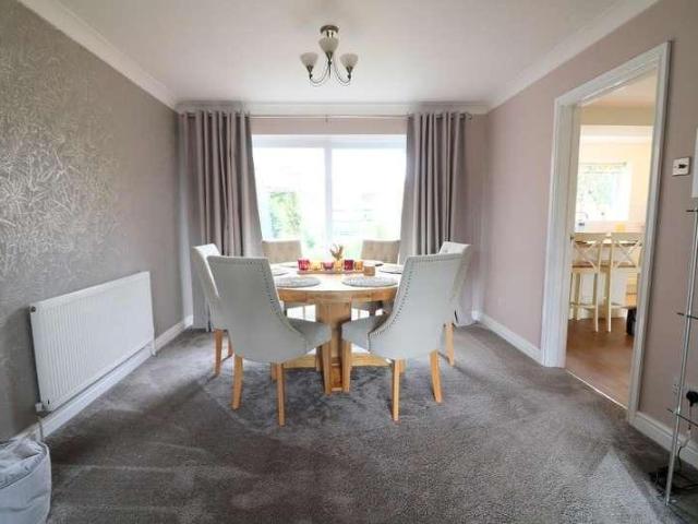 4 bed house for sale