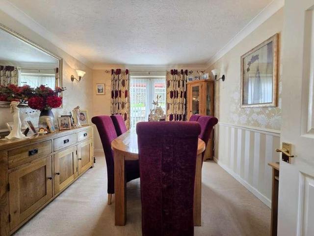 4 bed house for sale