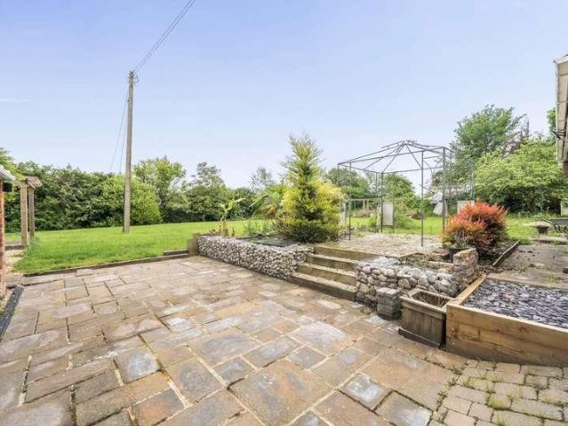 4 bed house for sale