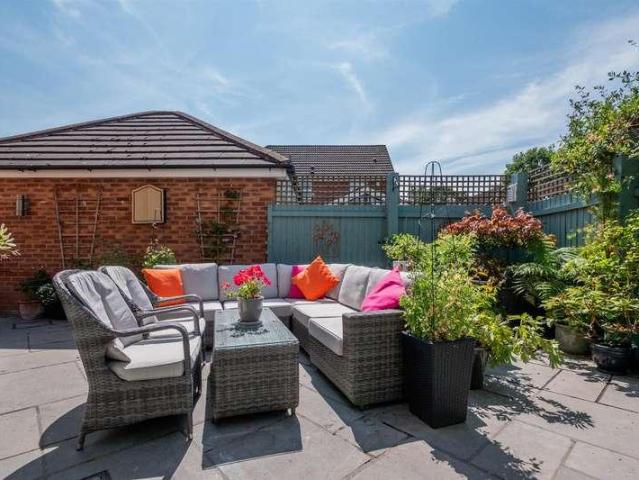 4 bed house for sale