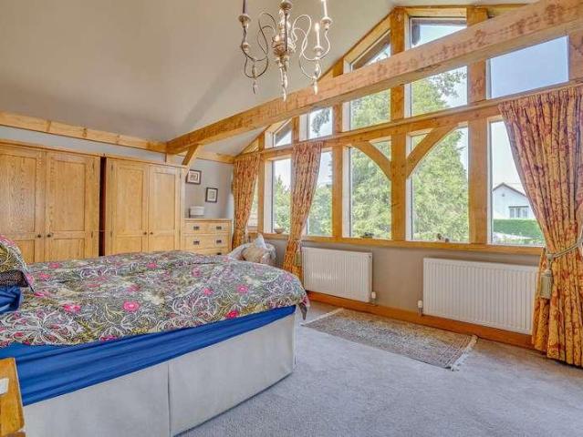 4 bed house for sale