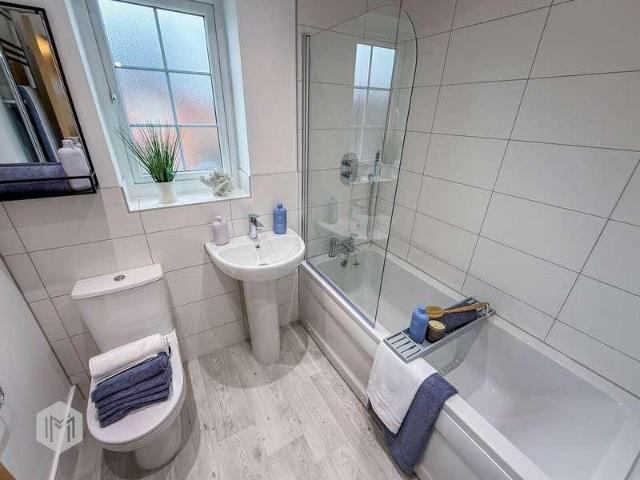 4 bed house for sale