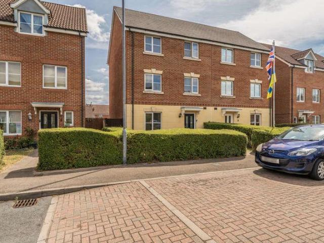 4 bed house for sale