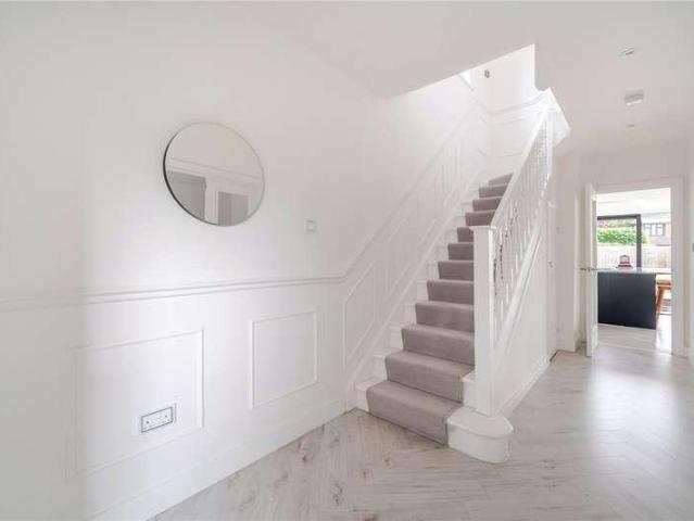 4 bed house for sale