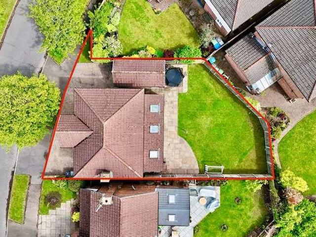 4 bed house for sale
