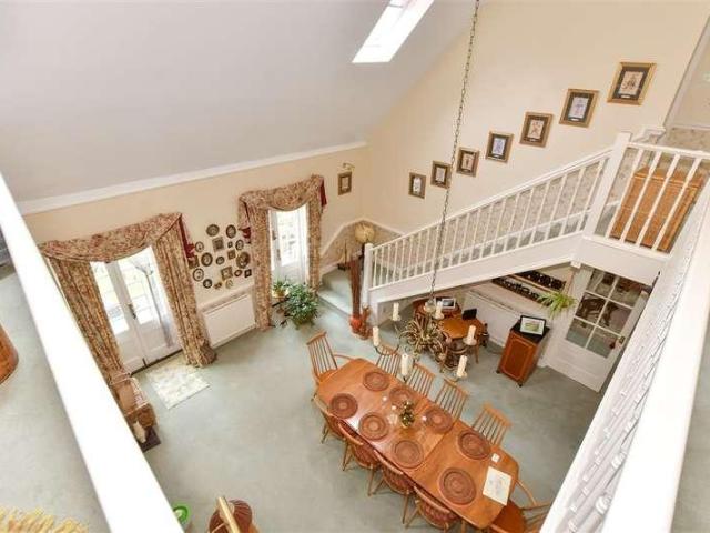 4 bed house for sale