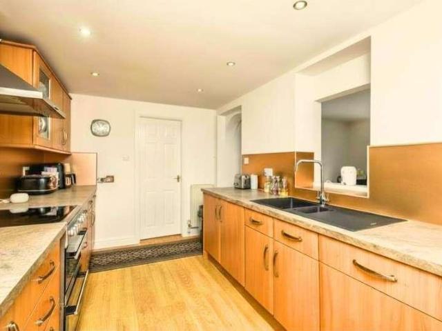 4 bed house for sale