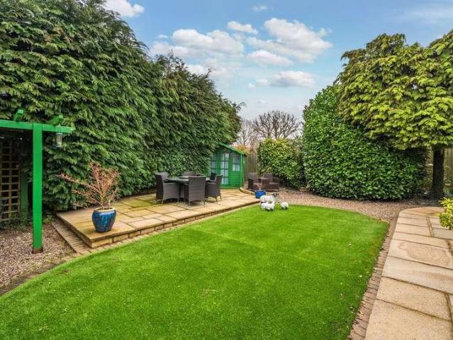 4 bed house for sale