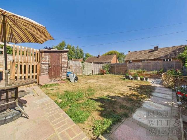 4 bed house for sale