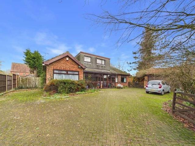4 bed house for sale