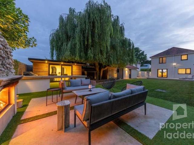 4 bed house for sale