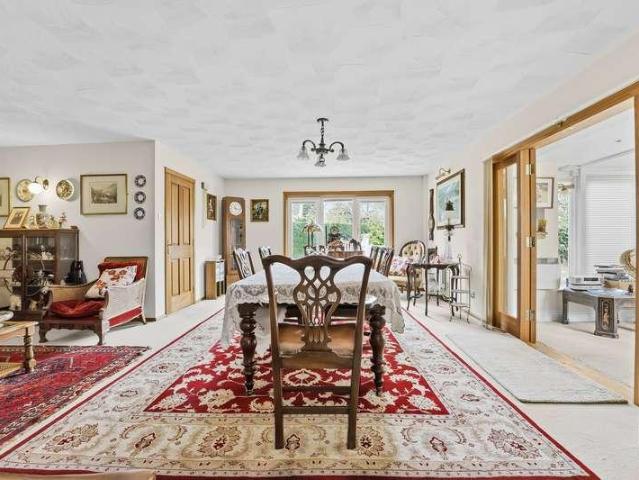 4 bed house for sale