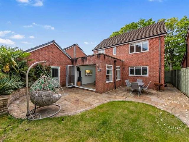 4 bed house for sale