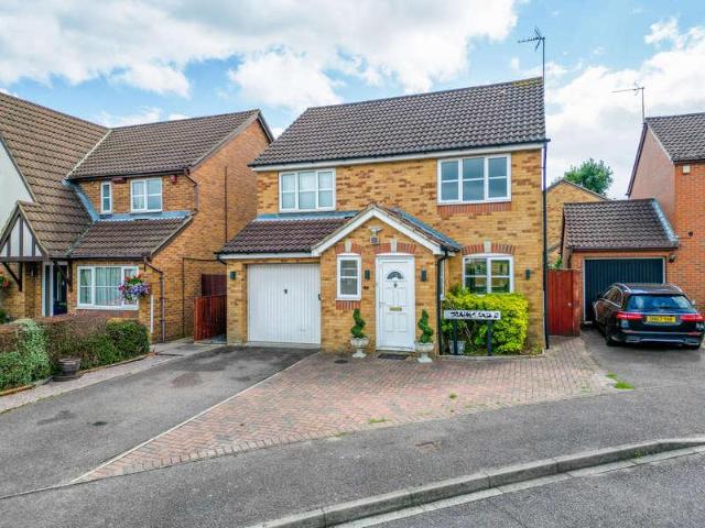 4 bed house for sale