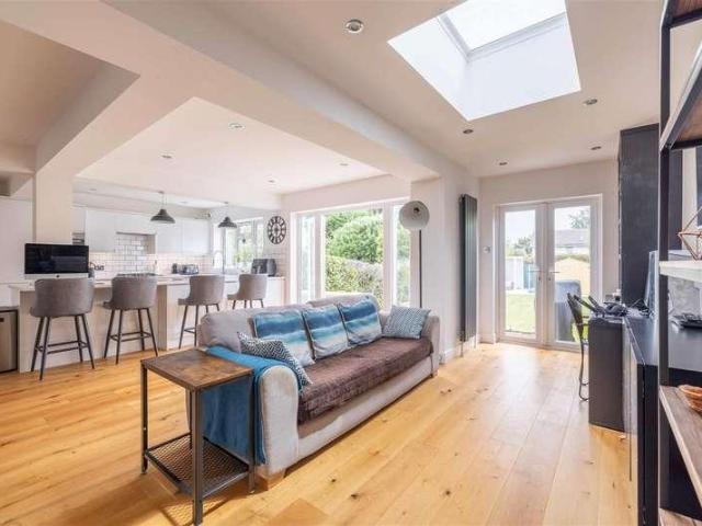 4 bed house for sale