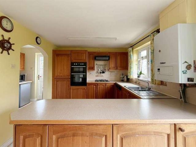 4 bed house for sale