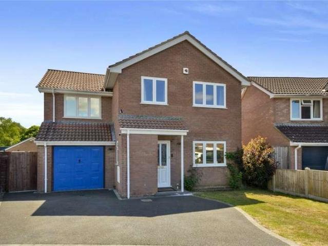 4 bed house for sale