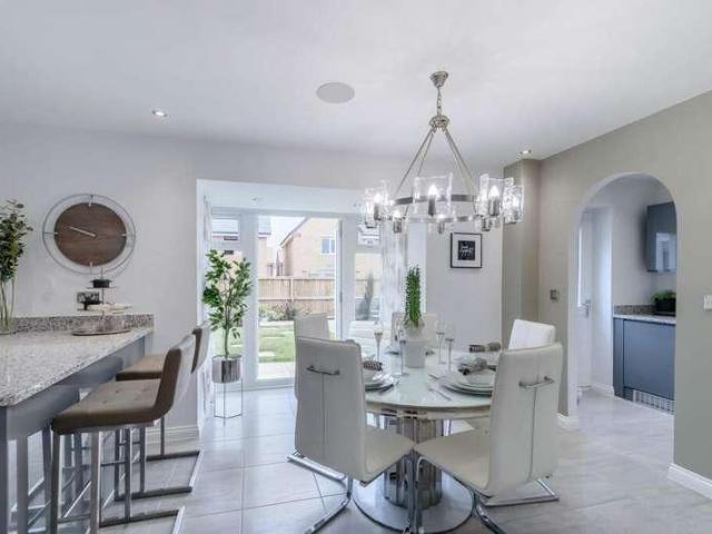 4 bed house for sale
