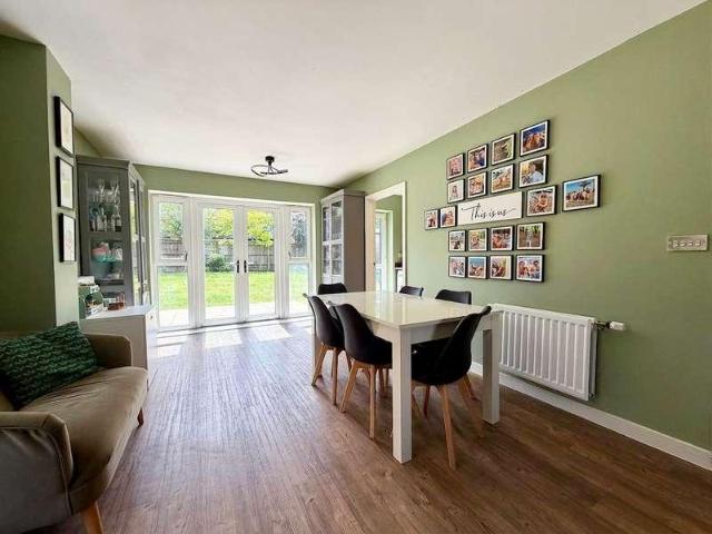 4 bed house for sale