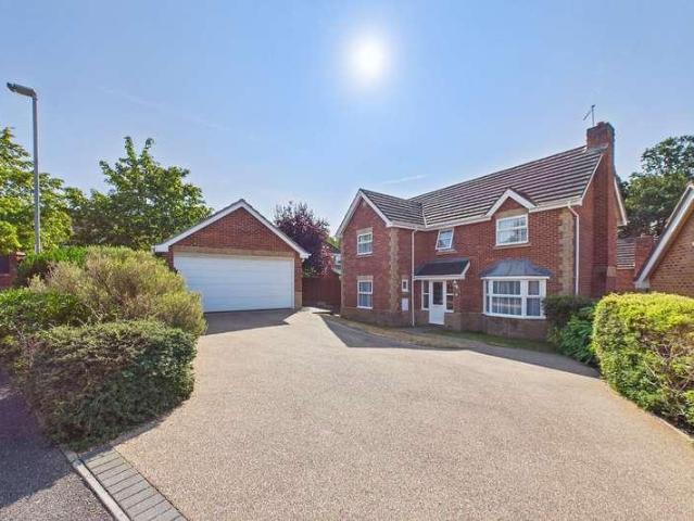 4 bed house for sale