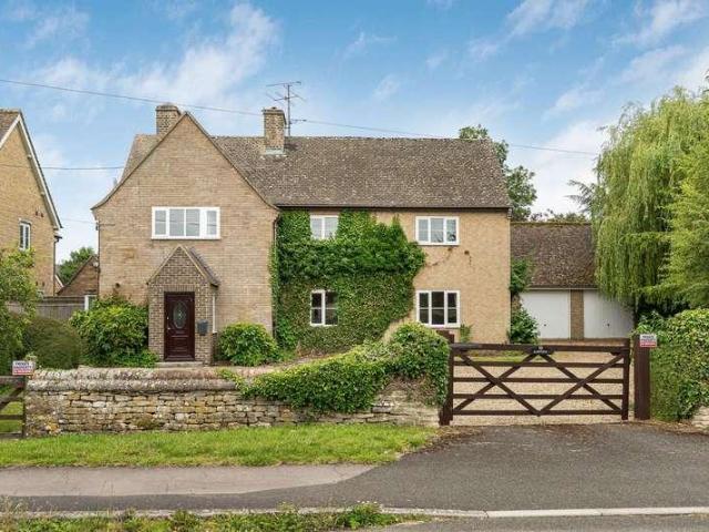 4 bed house for sale