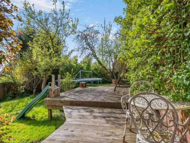 4 bed house for sale
