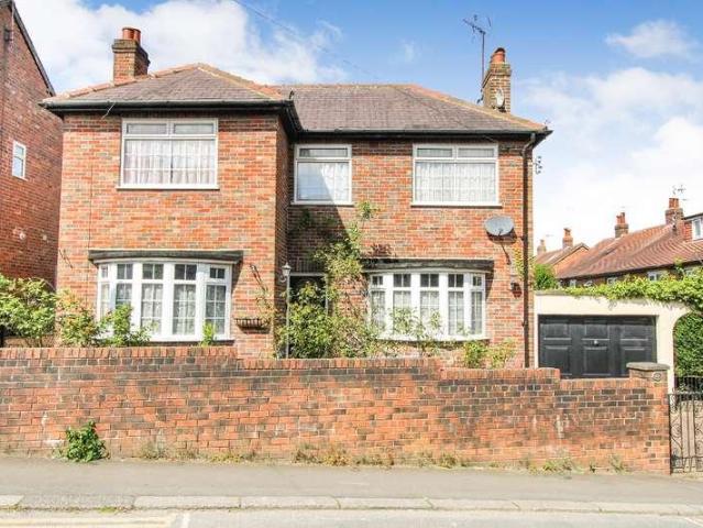 4 bed house for sale