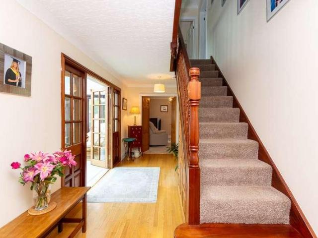 4 bed house for sale