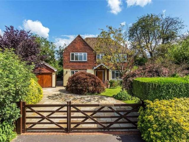 4 bed house for sale