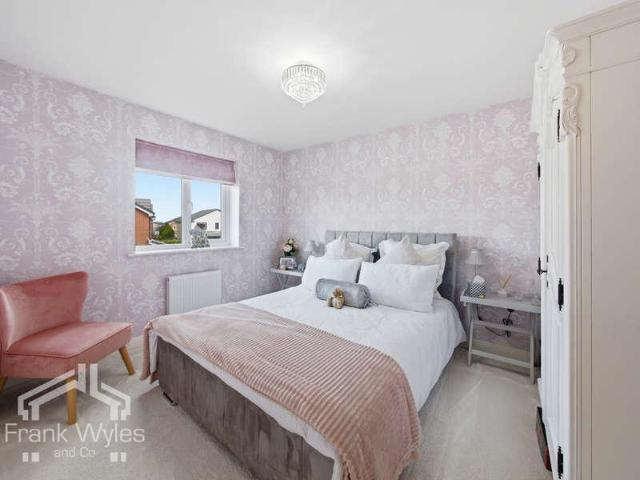 4 bed house for sale