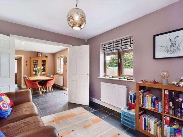 4 bed house for sale