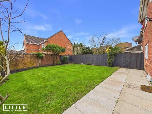 4 bed house for sale