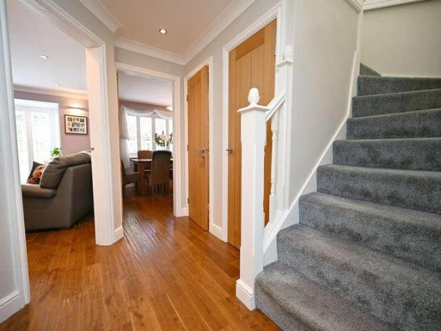 4 bed house for sale