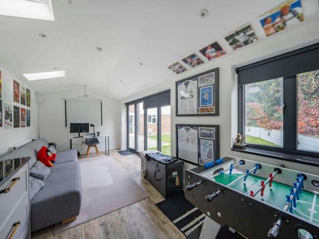 4 bed house for sale